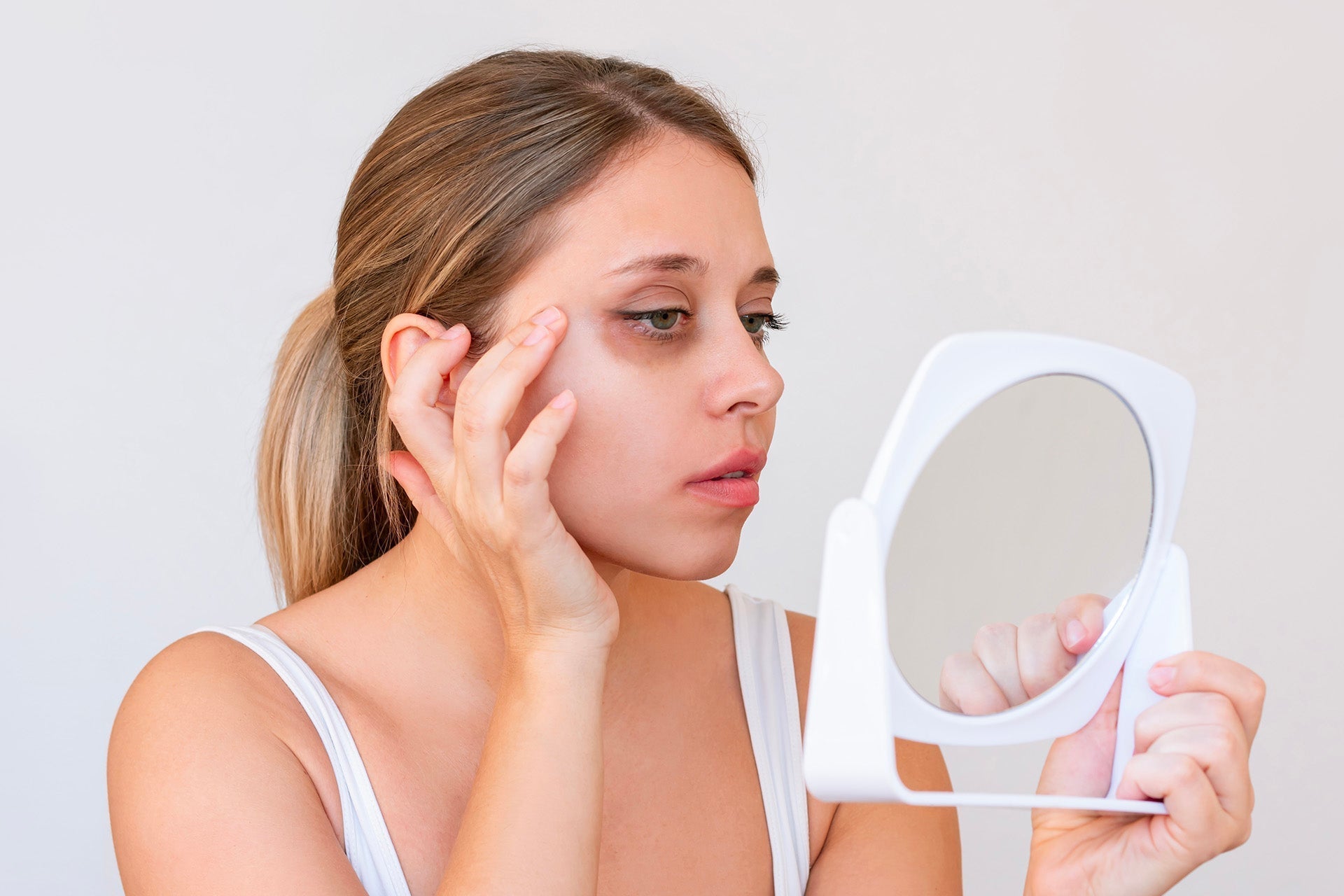 Le "Tired Girl Make-up" : quand avoir l'air fatigué devient tendance ...