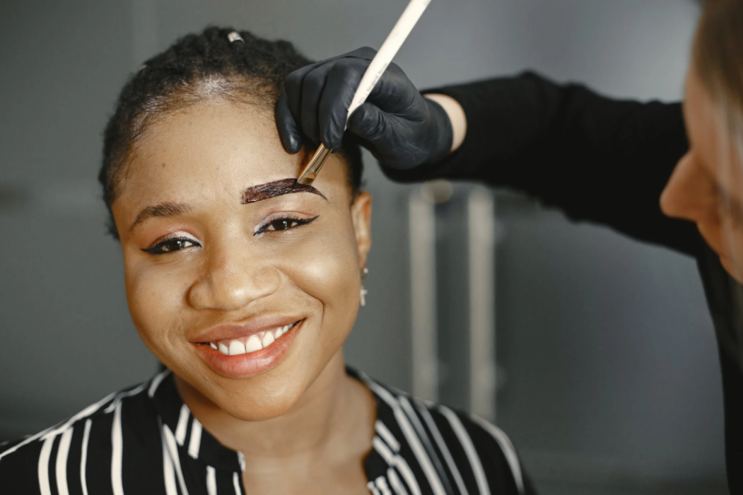 SOS scattered eyebrows: what solutions?