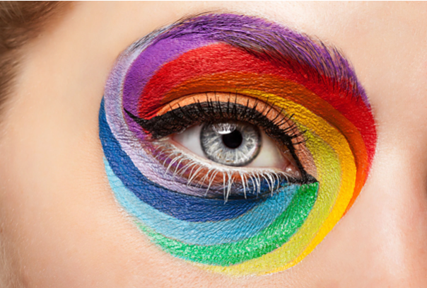 Colorful, invisible eyebrows: our tips for preparing for Mardi Gras an