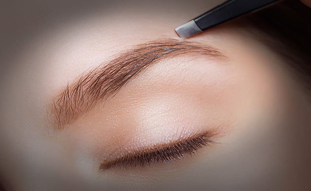 Comment bien s'épiler les sourcils soi-même ? | L'Atelier du Sourcil